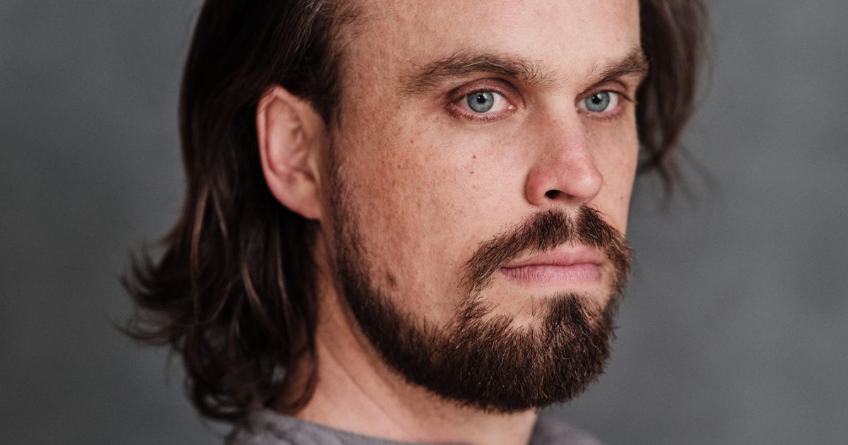 Peter Broderick · Artists · Erased Tapes